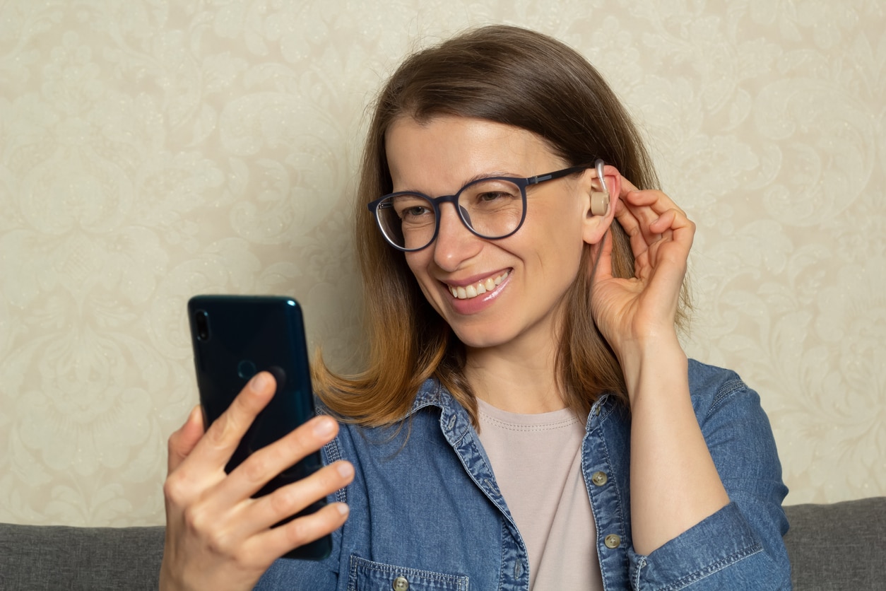 Tips For Talking on the Phone with Hearing Loss | Today's Hearing | Blog